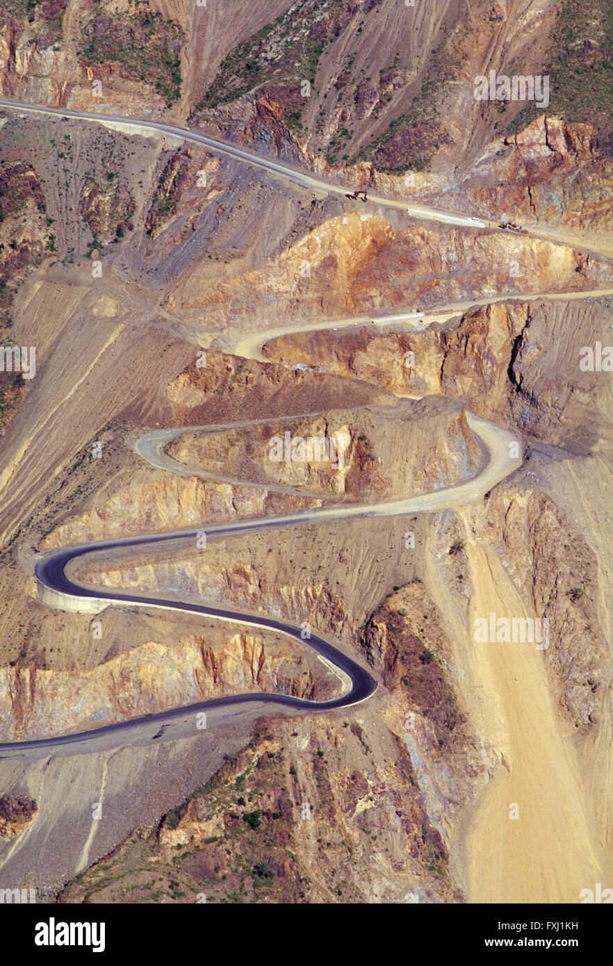 Steep mountainous winding road in Asir National Park (Al Soudah ...
