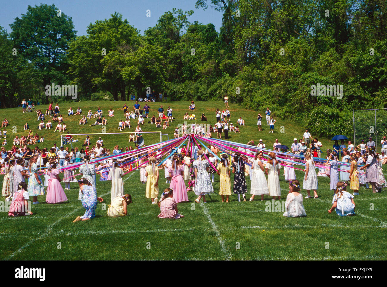 May pole dance hi-res stock photography and images - Alamy