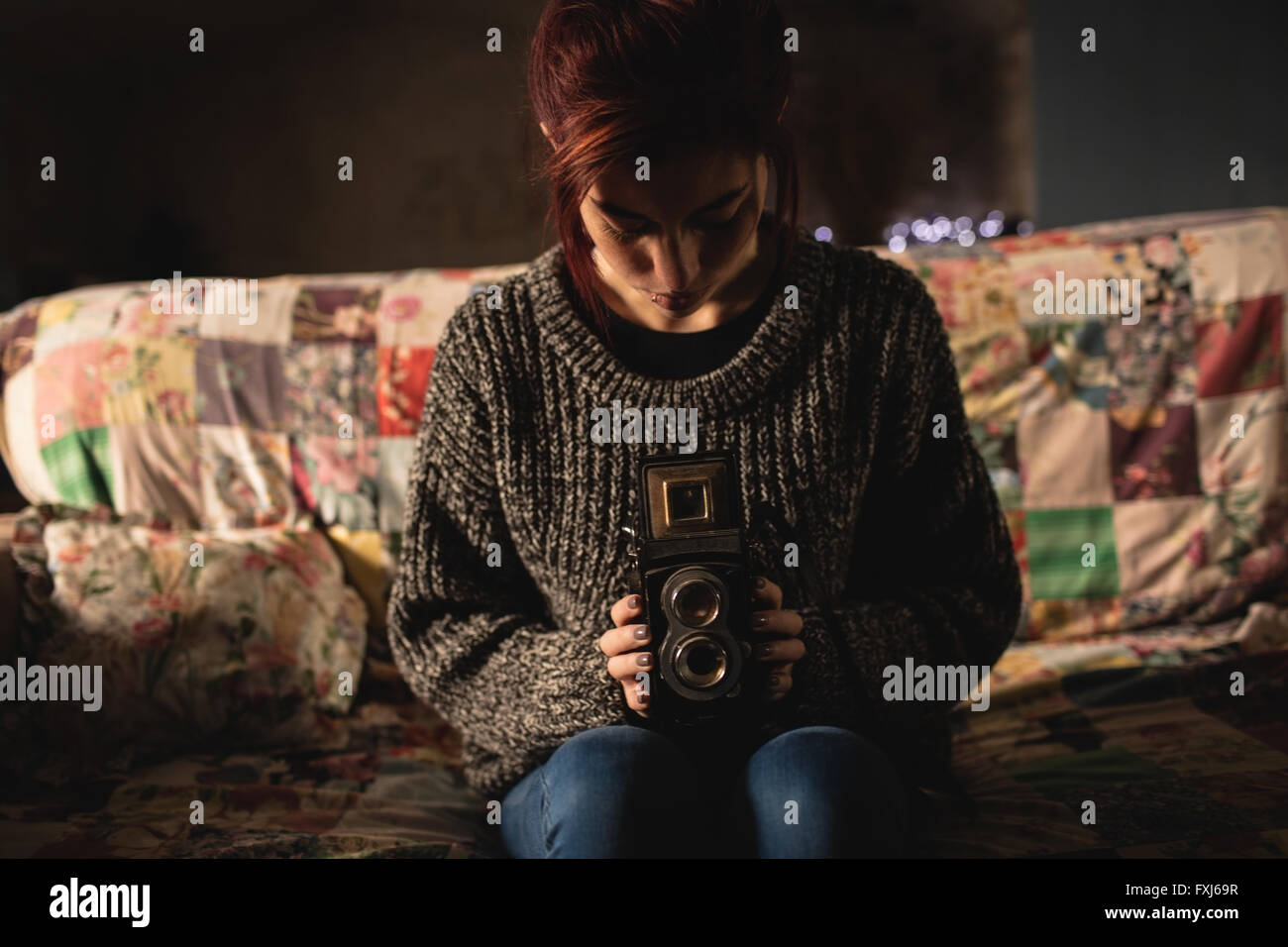 Adjusting camera hi-res stock photography and images - Alamy