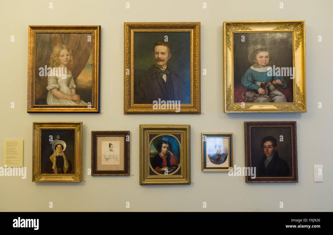 Amber exhibits hi-res stock photography and images - Alamy