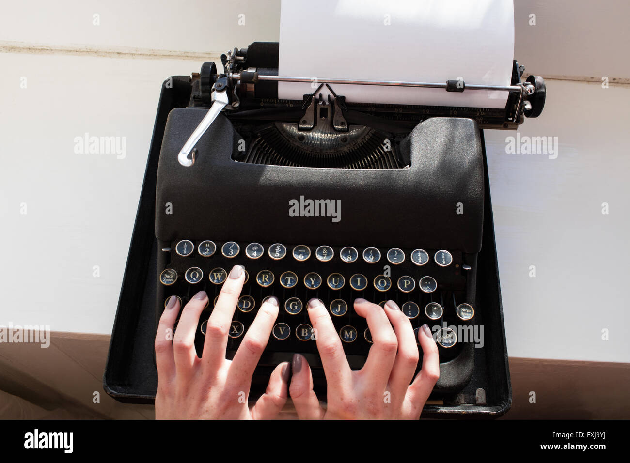Hand typing hi-res stock photography and images - Alamy