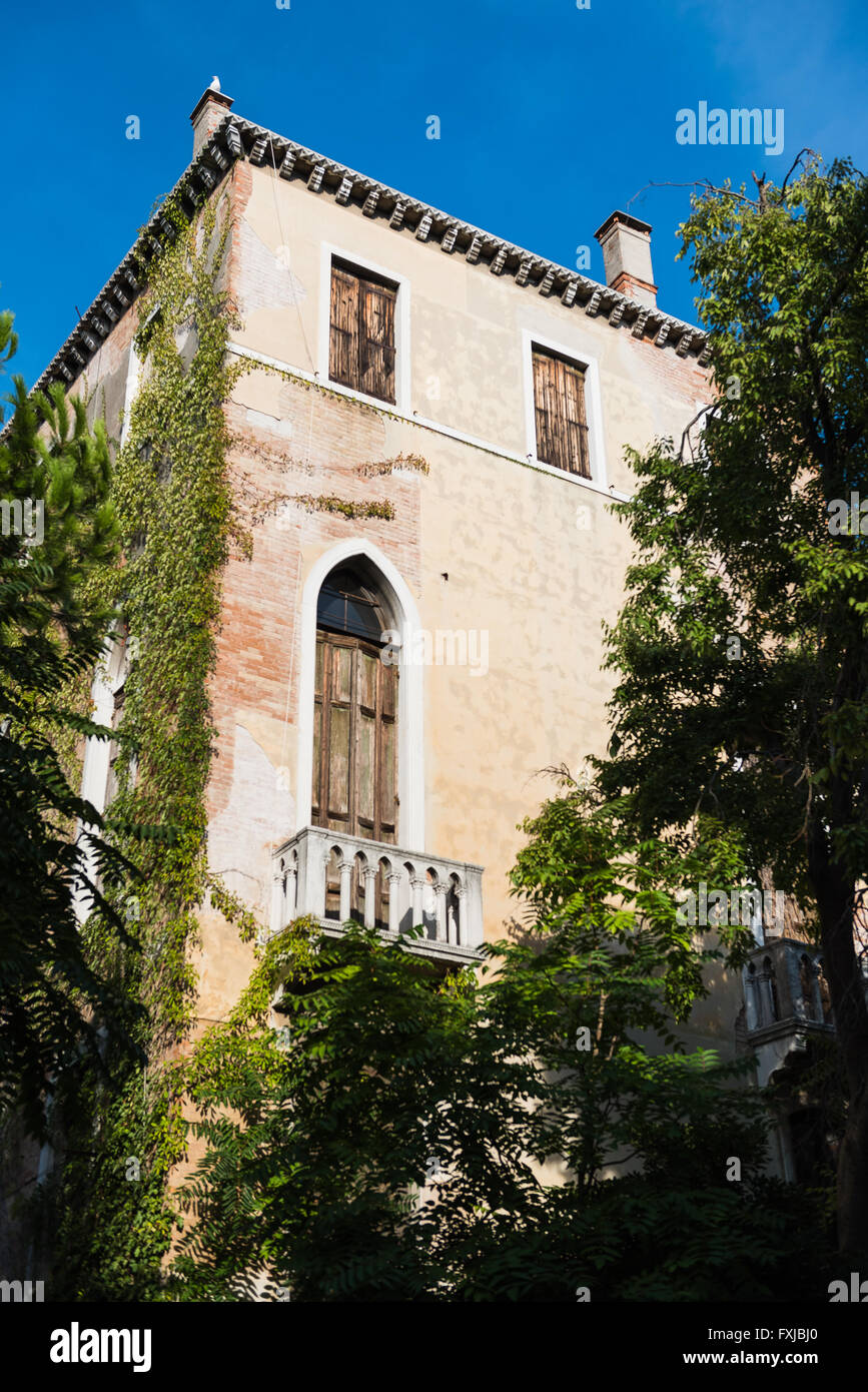 Gothic Building Architecture Stock Photo - Alamy
