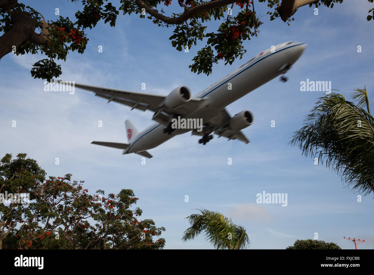 Flight landing at LAX Stock Photo - Alamy