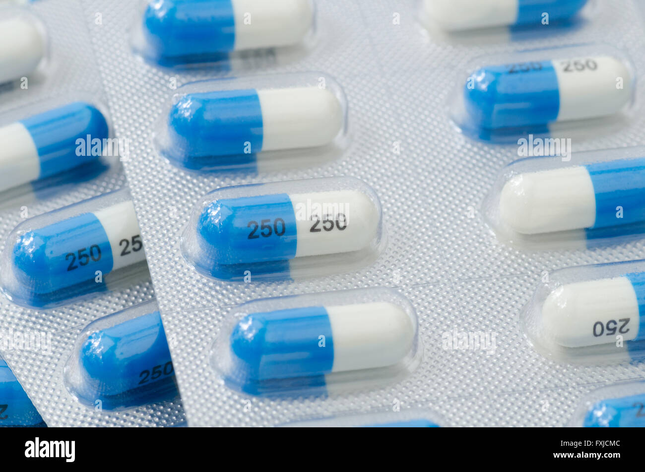 Antibiotics capsule hi-res stock photography and images - Alamy