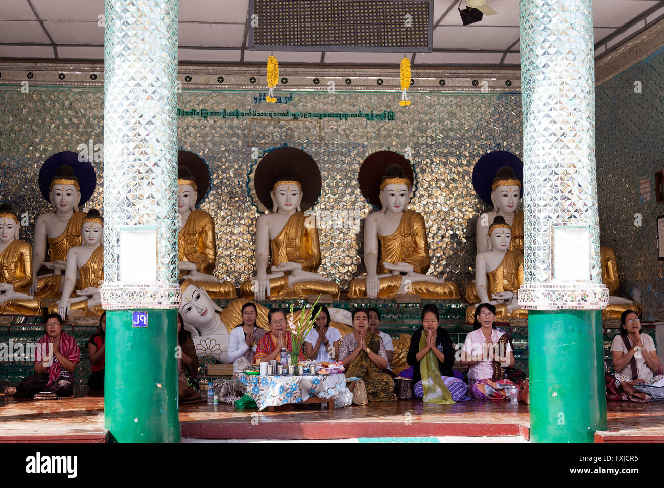 Pratiquantes hi-res stock photography and images - Alamy