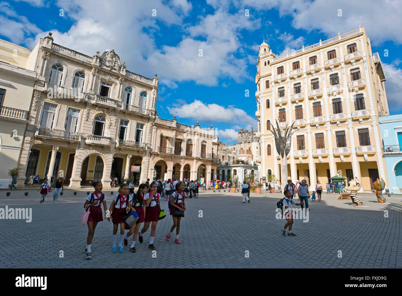 Horizontal view of Old Square in Havana, Cuba Stock Photo - Alamy