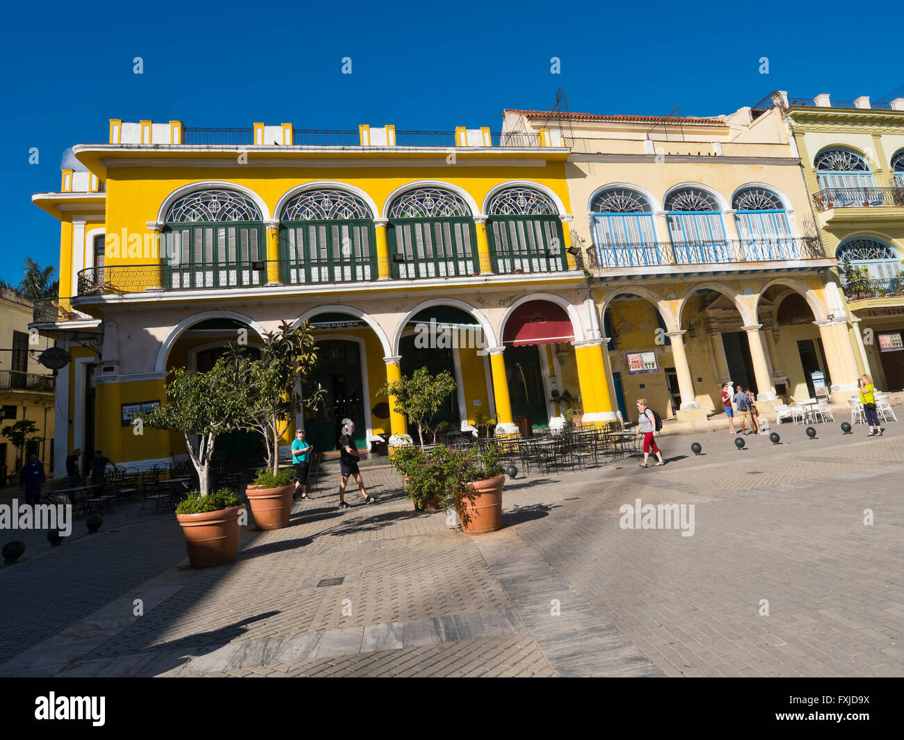 Havana cuba stained glass windows hi-res stock photography and images ...