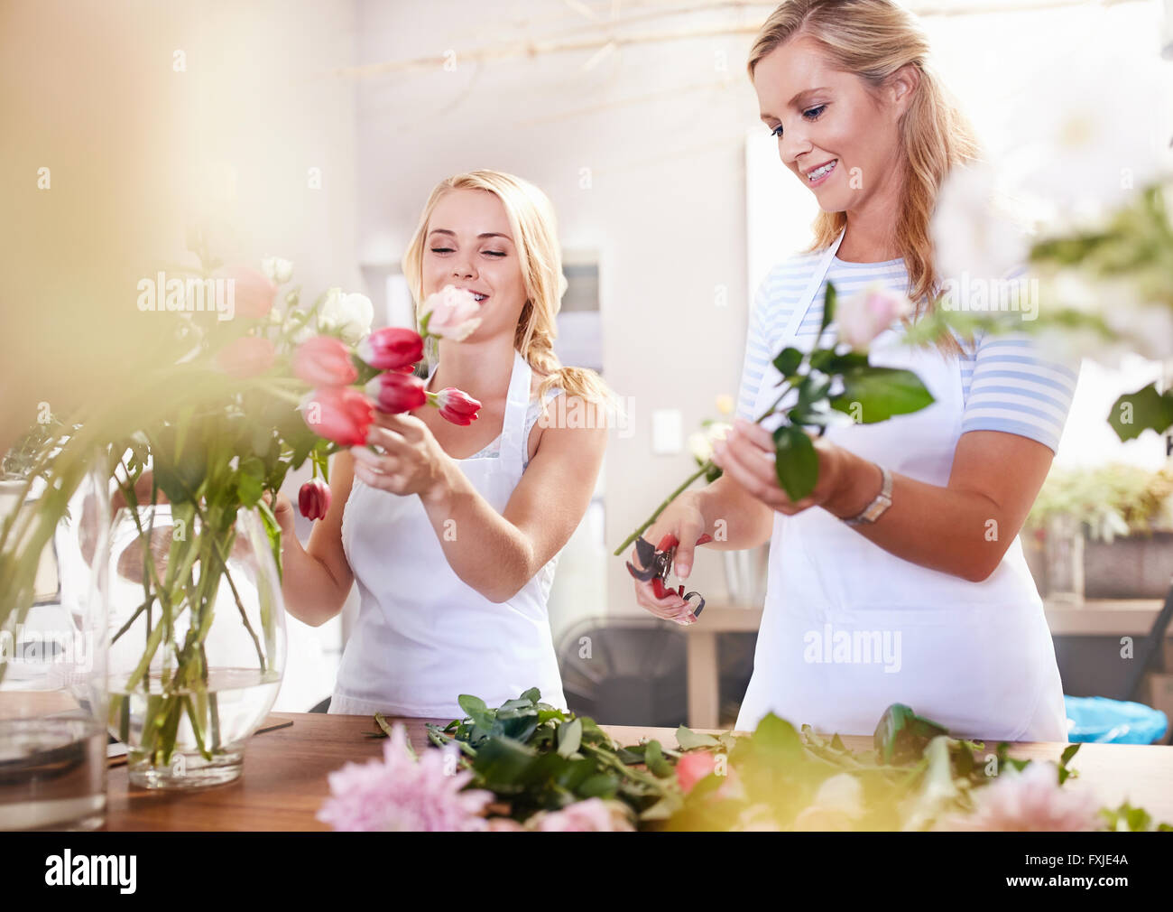 Flower rose bouquet hi-res stock photography and images - Alamy