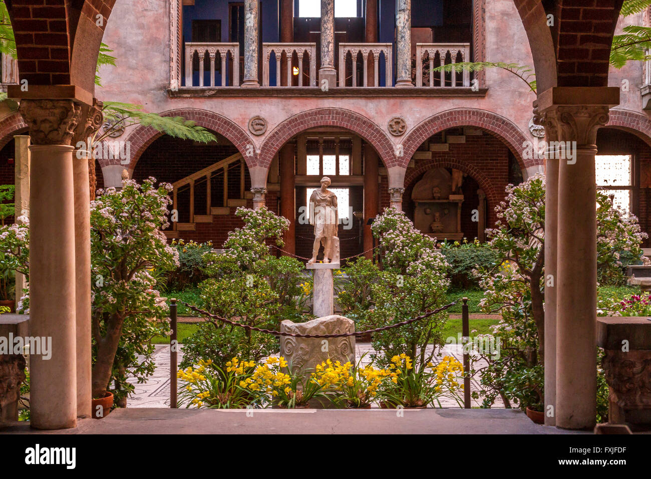 The Garden Courtyard at Isabella Stewart Gardner Museum, Boston ...