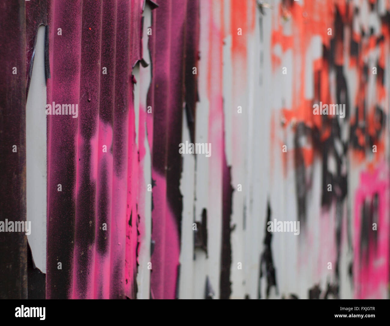 Pink graffiti hi-res stock photography and images - Alamy