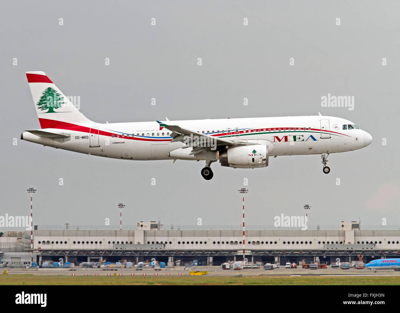Middle east airlines a320 hi-res stock photography and images - Alamy