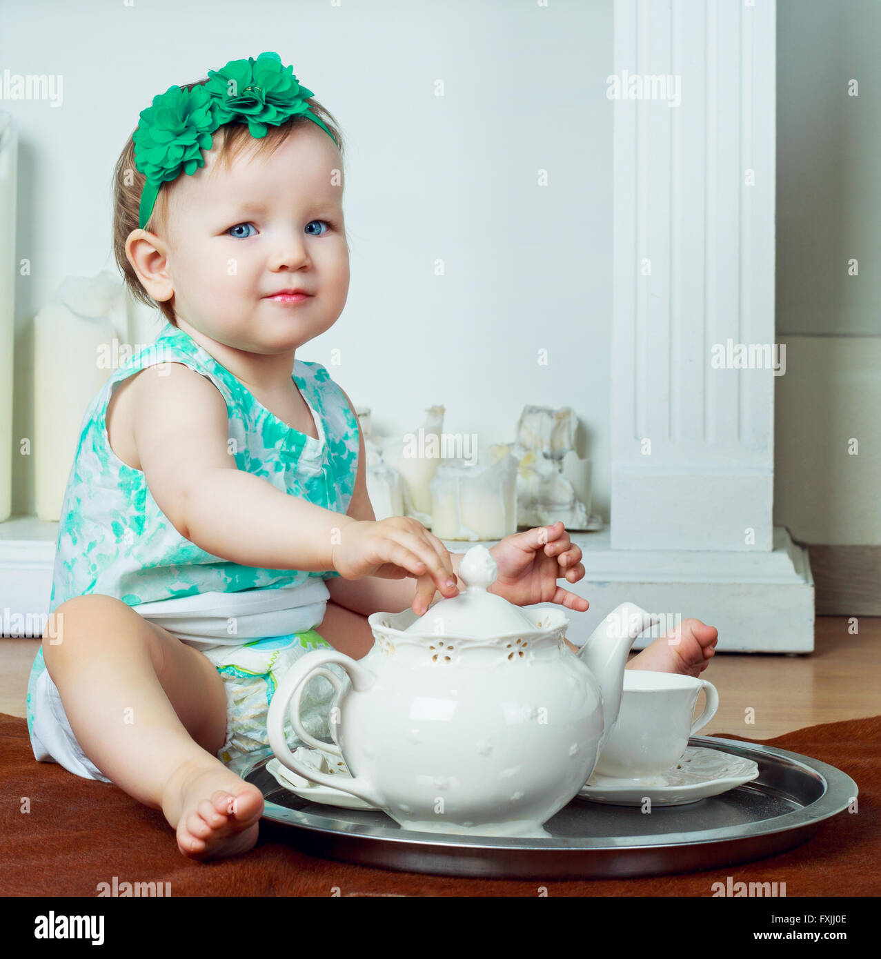 Girl tea tray hi-res stock photography and images - Alamy