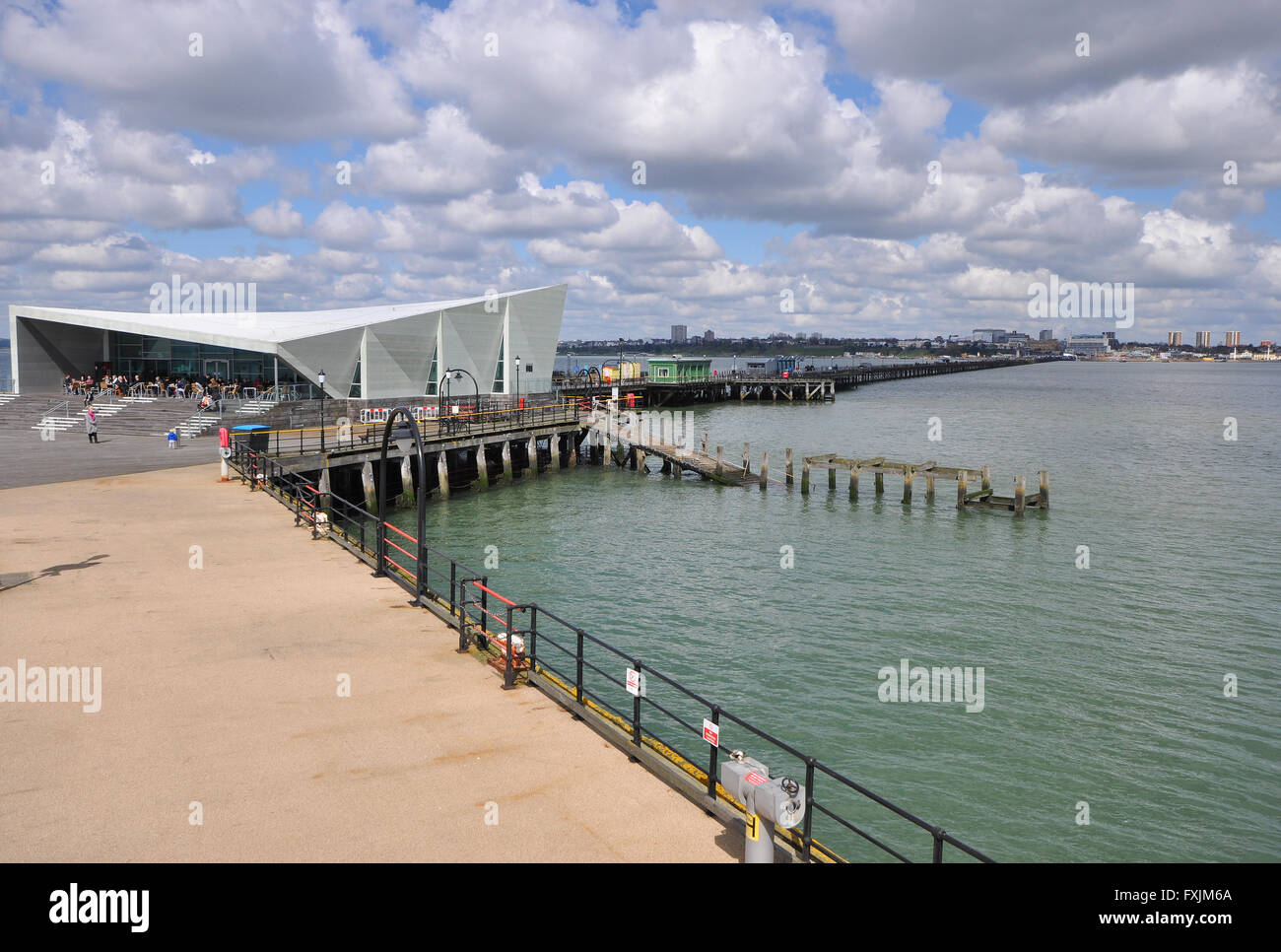 Slipway into the thames hi-res stock photography and images - Alamy