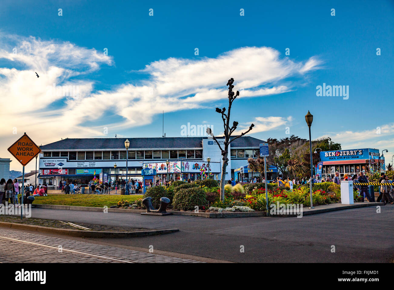 Pier 39, Fisherman's Wharf area of San Francisco with many tourists on ...