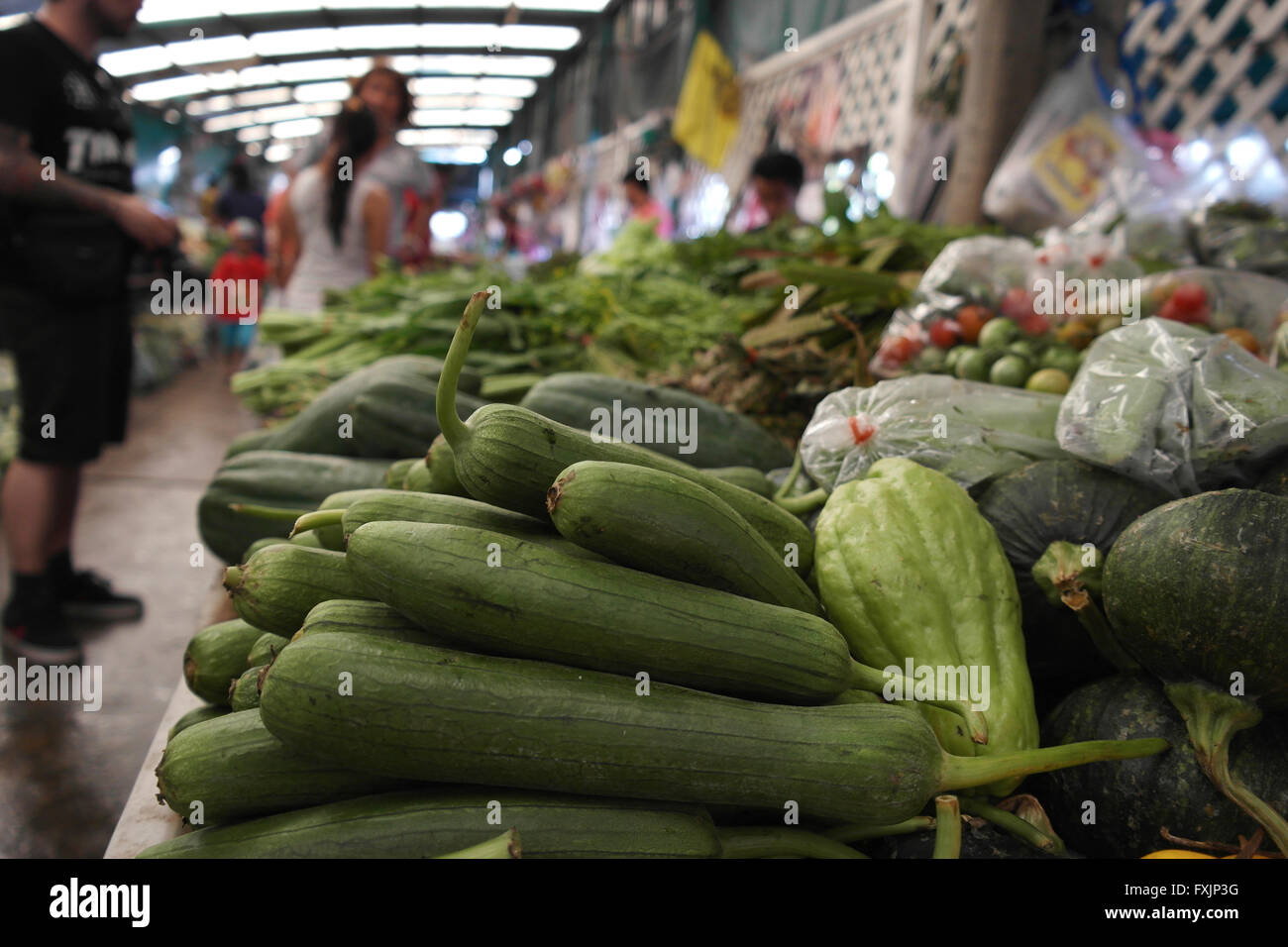 Khlong Toei Market in Bangkok downtown - Thailand Stock Photo - Alamy