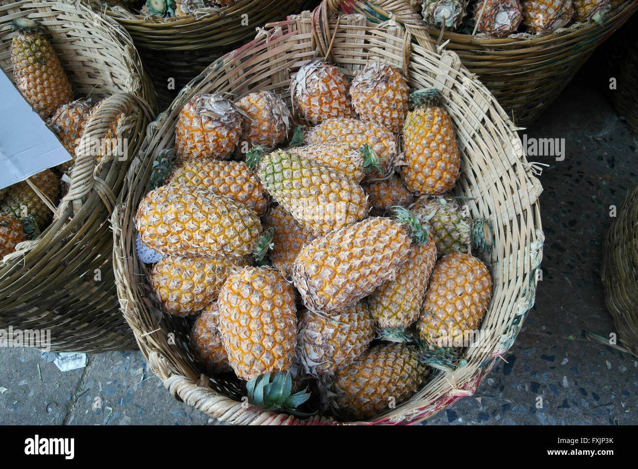 Khlong Toei Market in Bangkok downtown - Thailand Stock Photo - Alamy