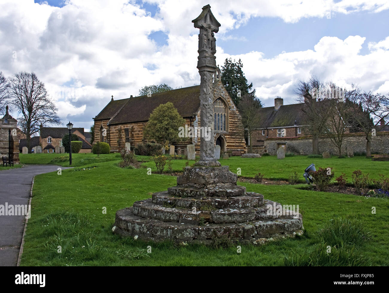Higham ferrers cross hi-res stock photography and images - Alamy