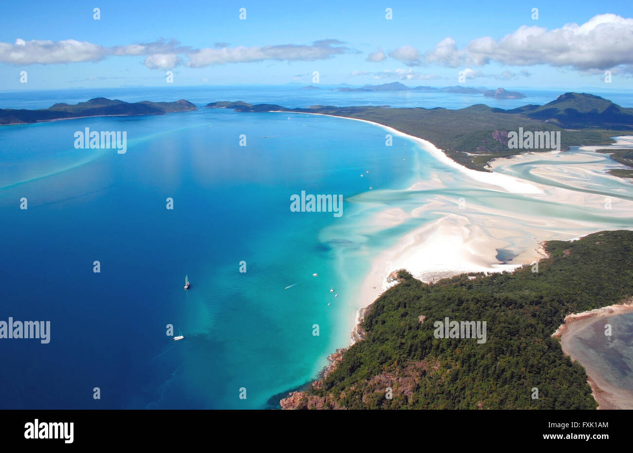 Queensland australia beach island arial hi-res stock photography and ...