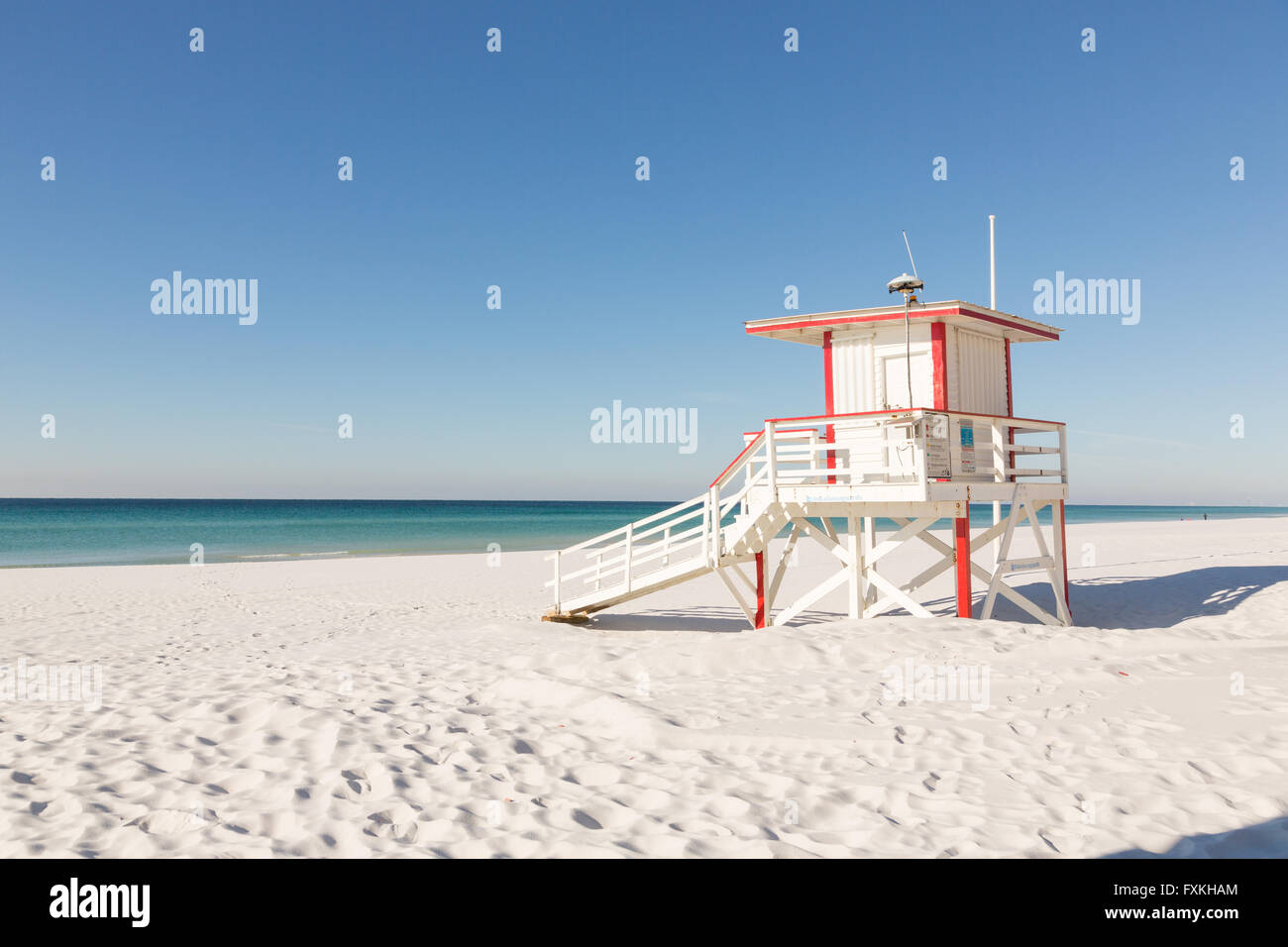 Fl beachfront lifeguard hut hi-res stock photography and images - Alamy