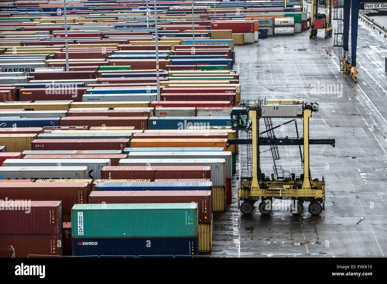 Large number of containers in Forth Port Grangemouth Stock Photo - Alamy
