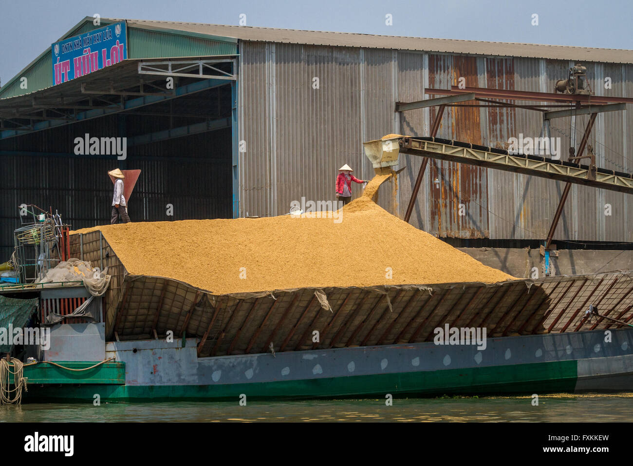 Rice boat loaded hi-res stock photography and images - Alamy