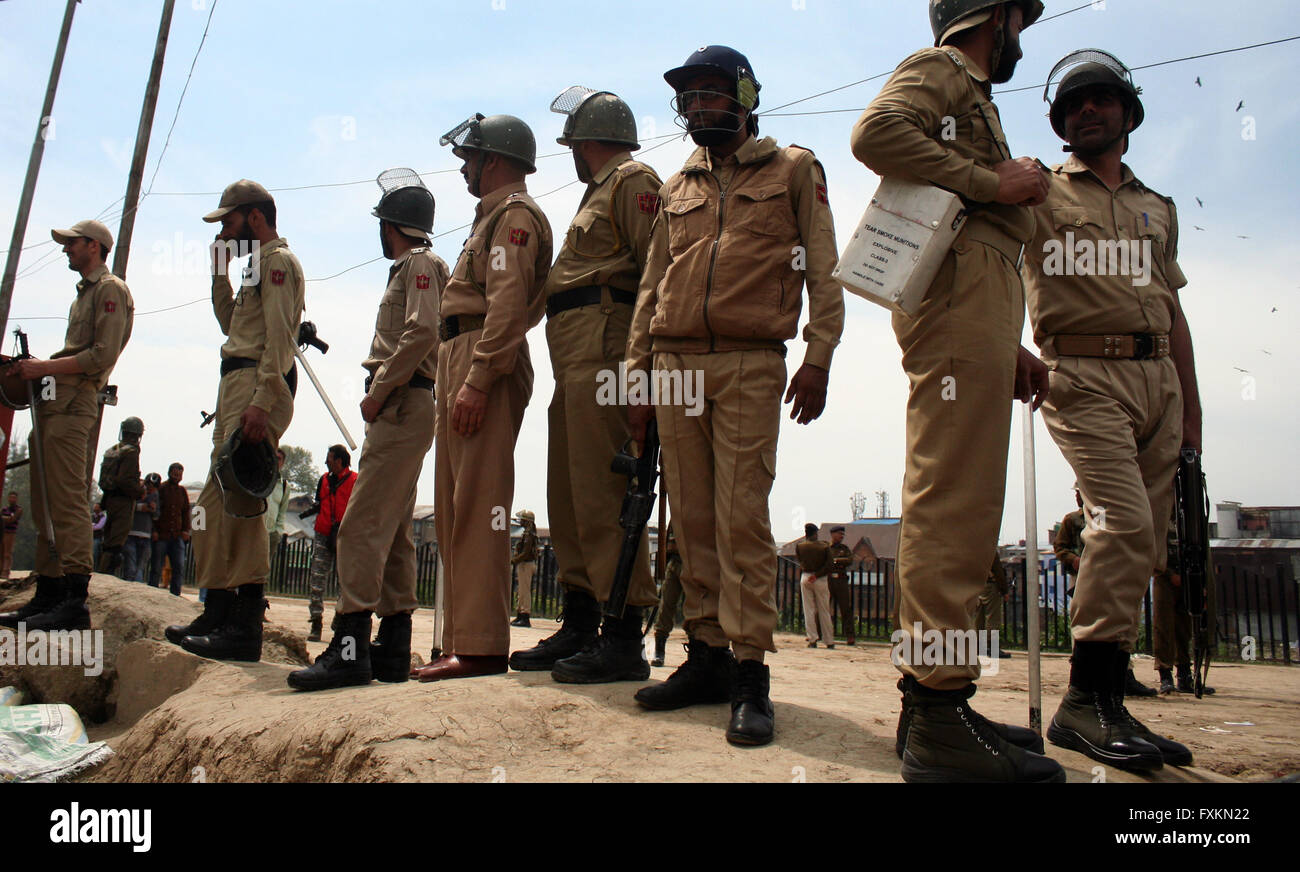 Indian police personnels hi-res stock photography and images - Alamy