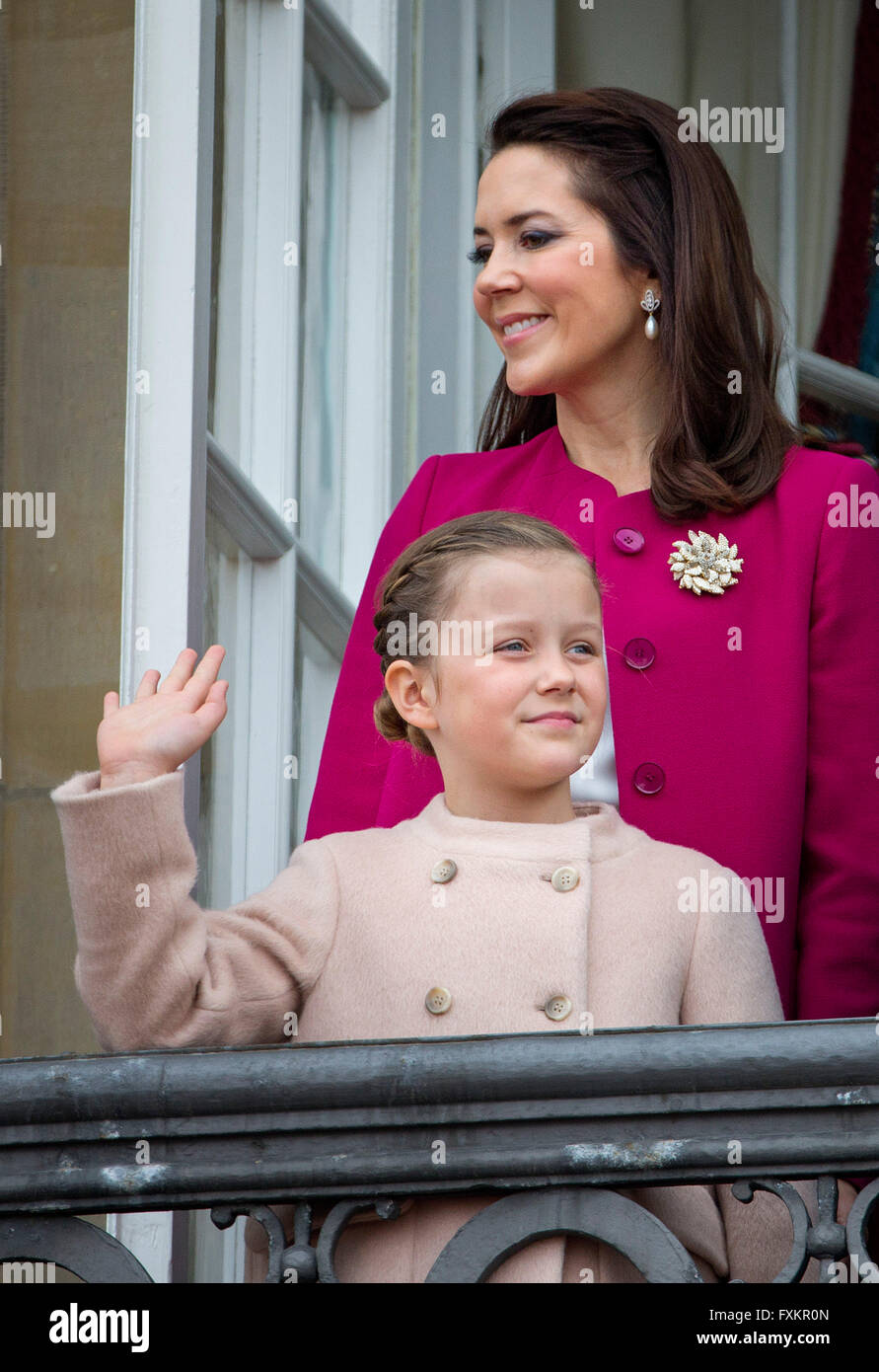 Crown princess mary back hi-res stock photography and images - Alamy
