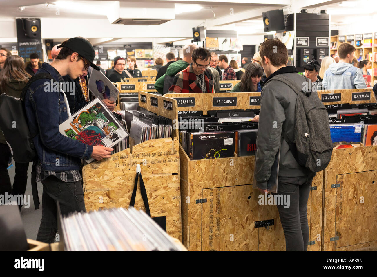 Broad Street, Hockley, Nottingham, U.K. 16th April 2016. Vinyl music ...