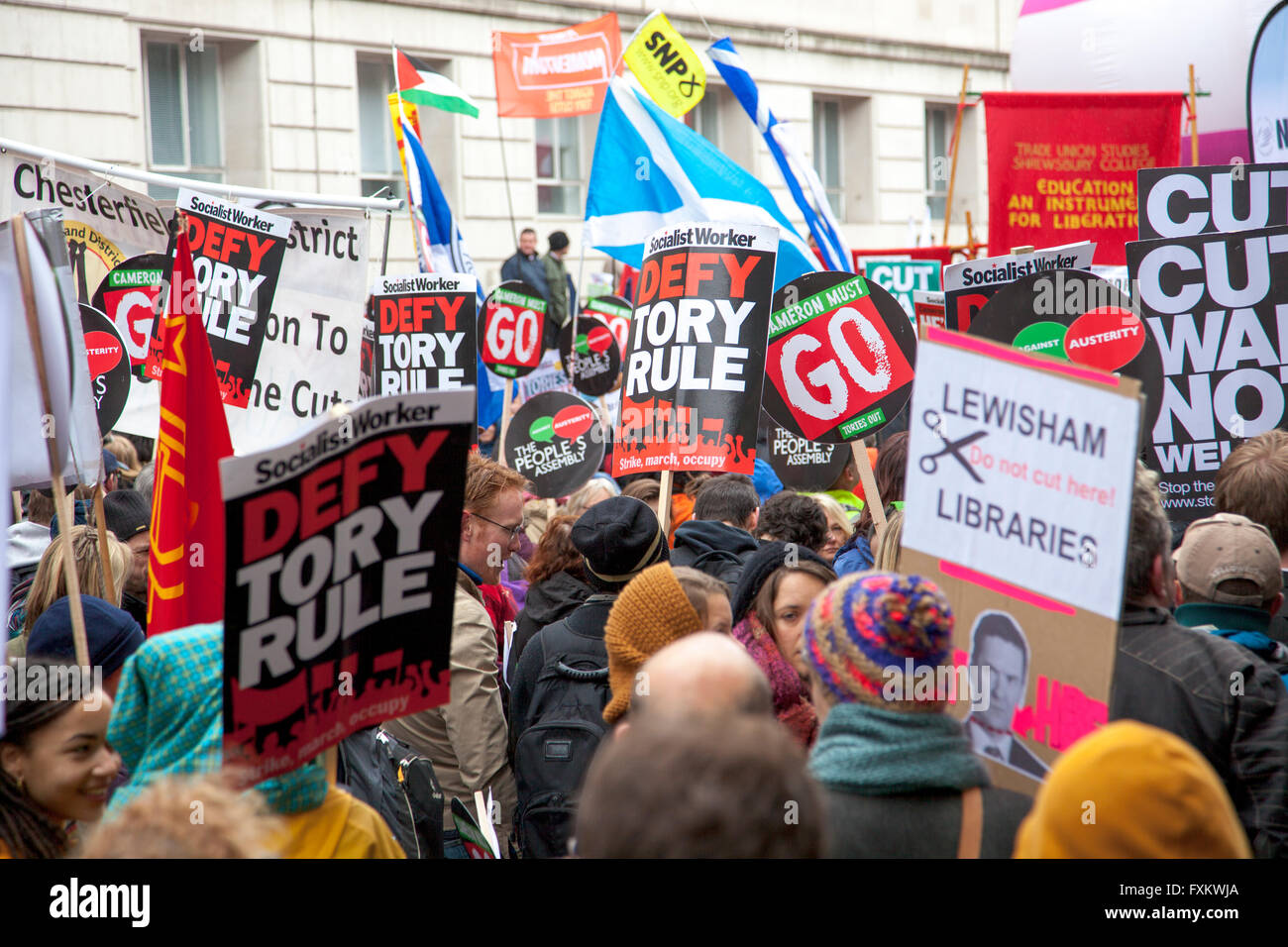 Crowded home poor uk hi-res stock photography and images - Alamy