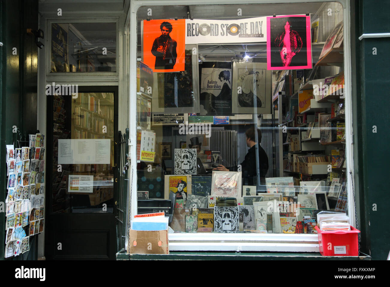 London, UK. 16th April 2016. 9th International Record Day celebrates ...