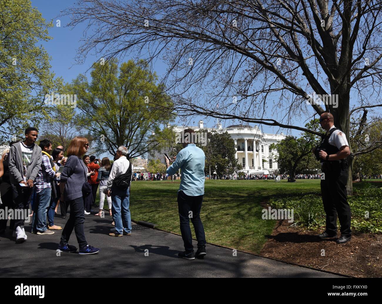 Washington, DC, USA. 16th Apr, 2016. Visitors walk on the South Lawn of ...
