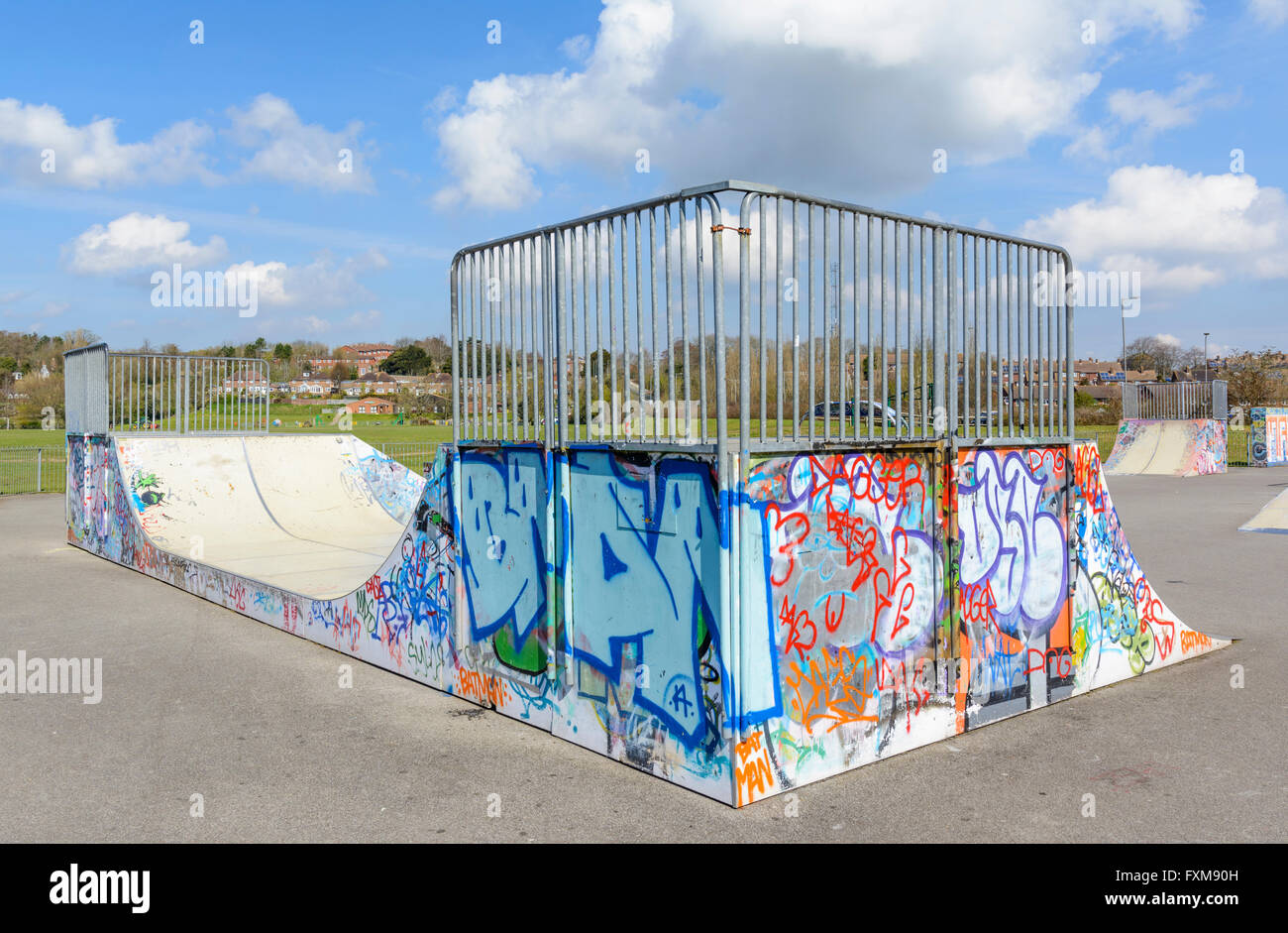 Skateboard ramps hi-res stock photography and images - Alamy