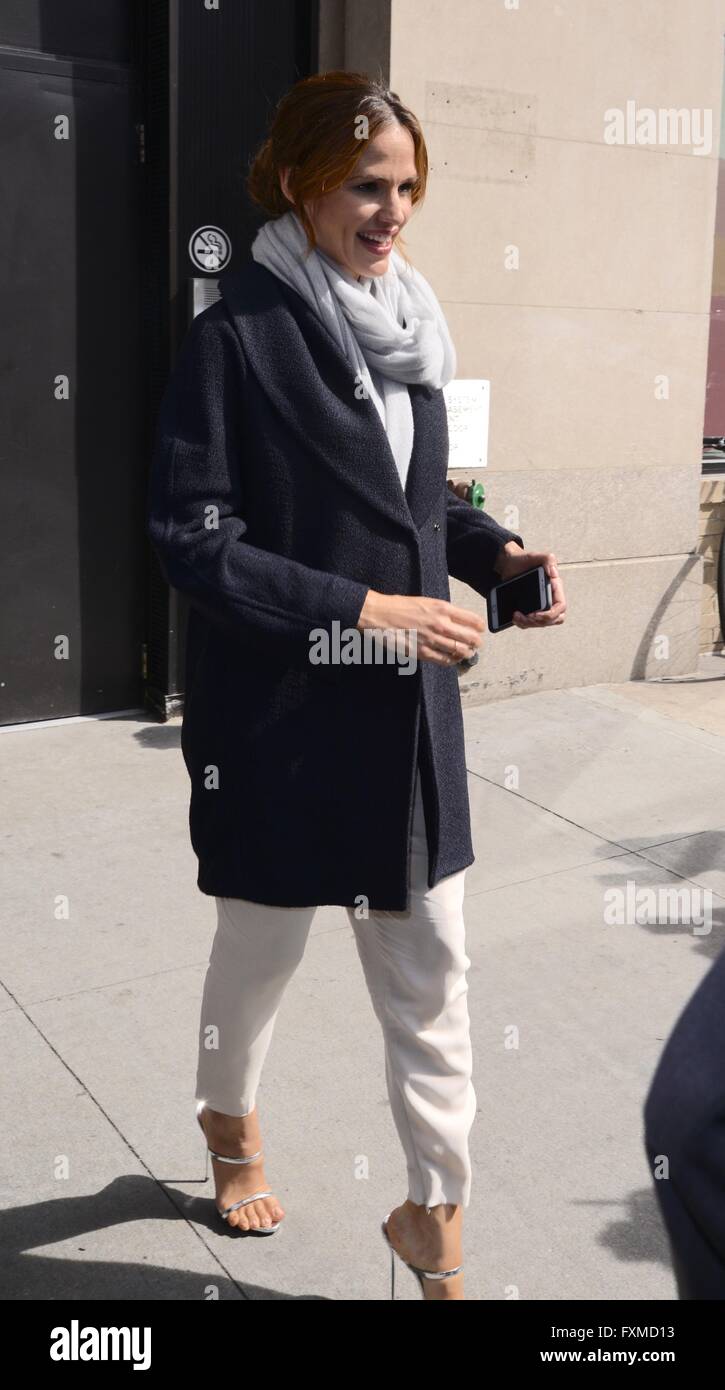 Jennifer Garner leaving the Facebook office Featuring: Jennifer Garner ...