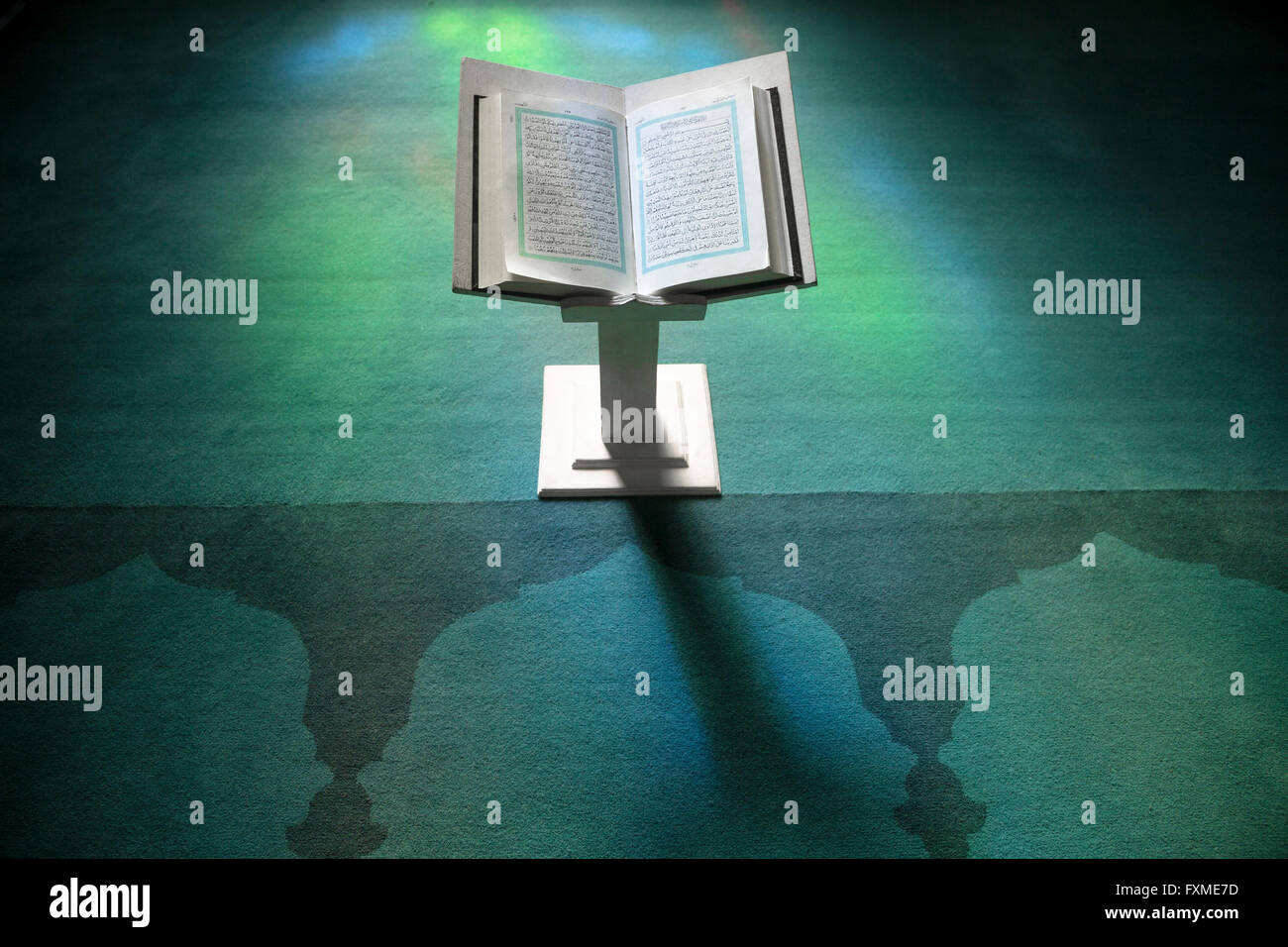 Islamic Sacred Book High Resolution Stock Photography and Images - Alamy