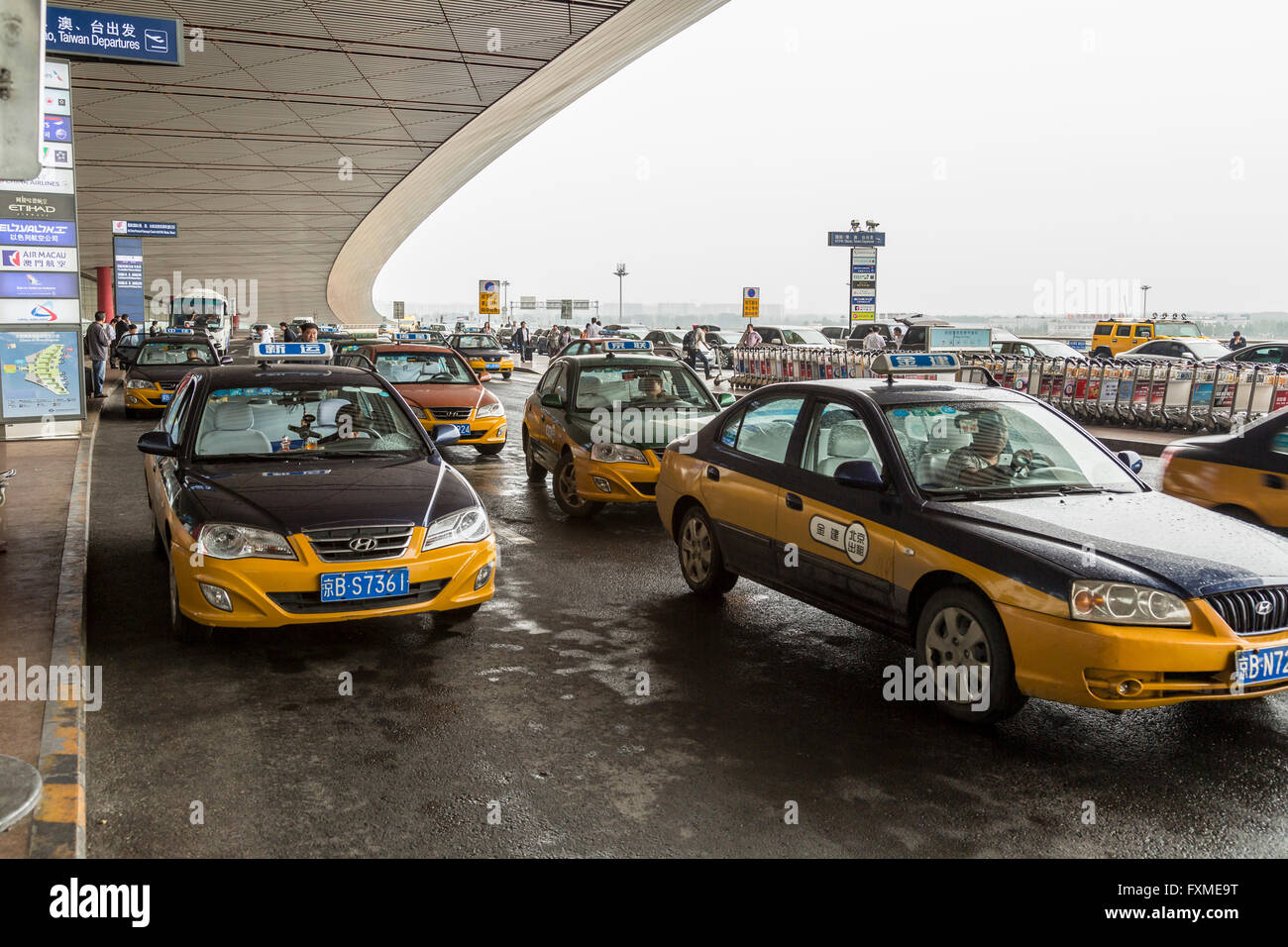 Taxis beijing hi-res stock photography and images - Alamy