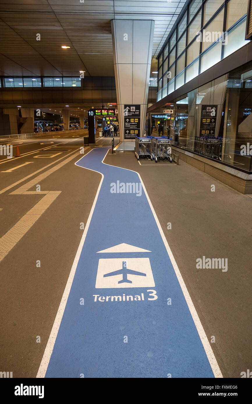 Signage to Terminal 3 at Narita Airport in Japan Stock Photo - Alamy