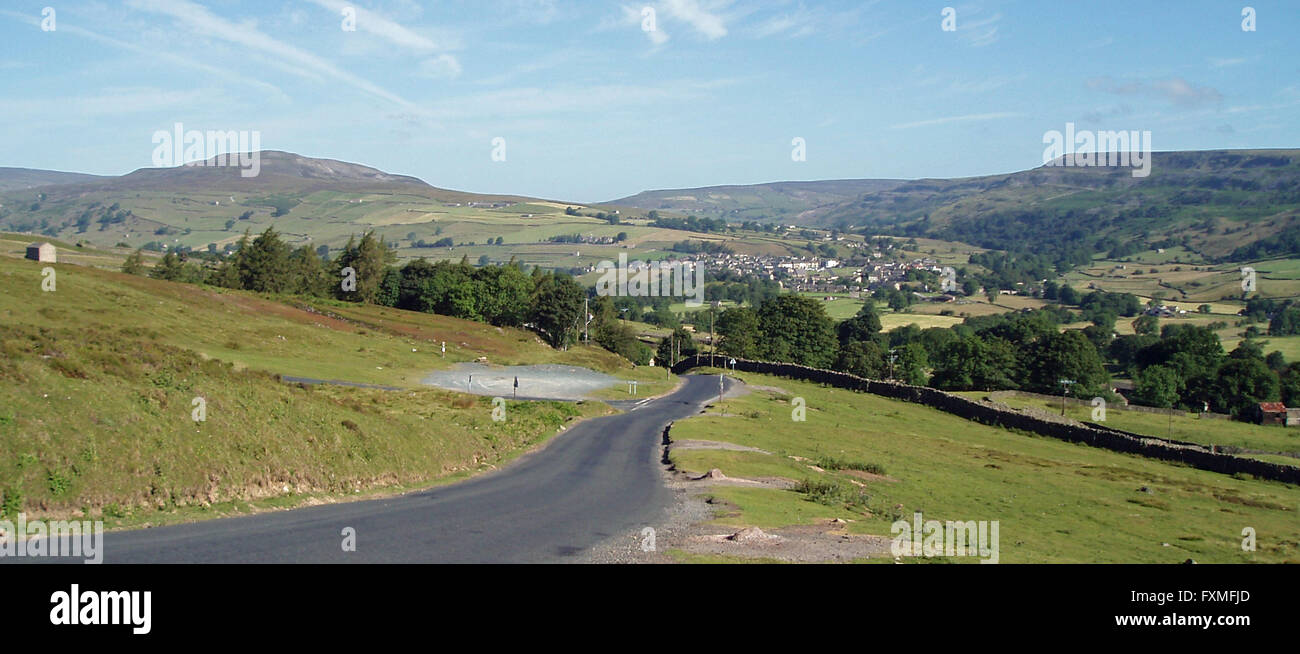 From the leyburn road towards reeth hi-res stock photography and images ...