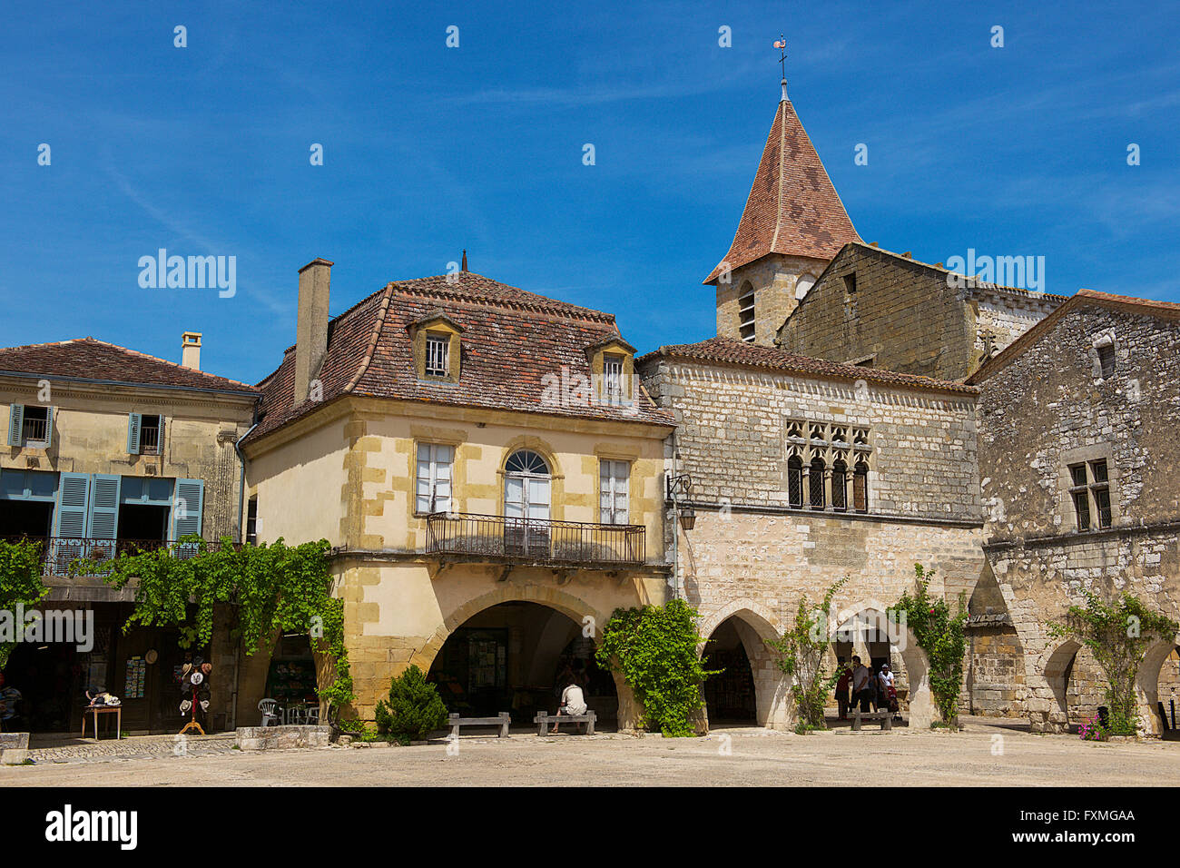 Monpazier france hi-res stock photography and images - Alamy