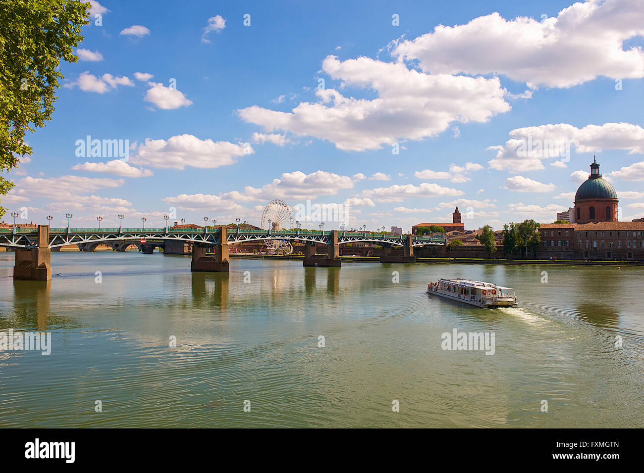 Saint pierre bridge toulouse hi-res stock photography and images - Alamy