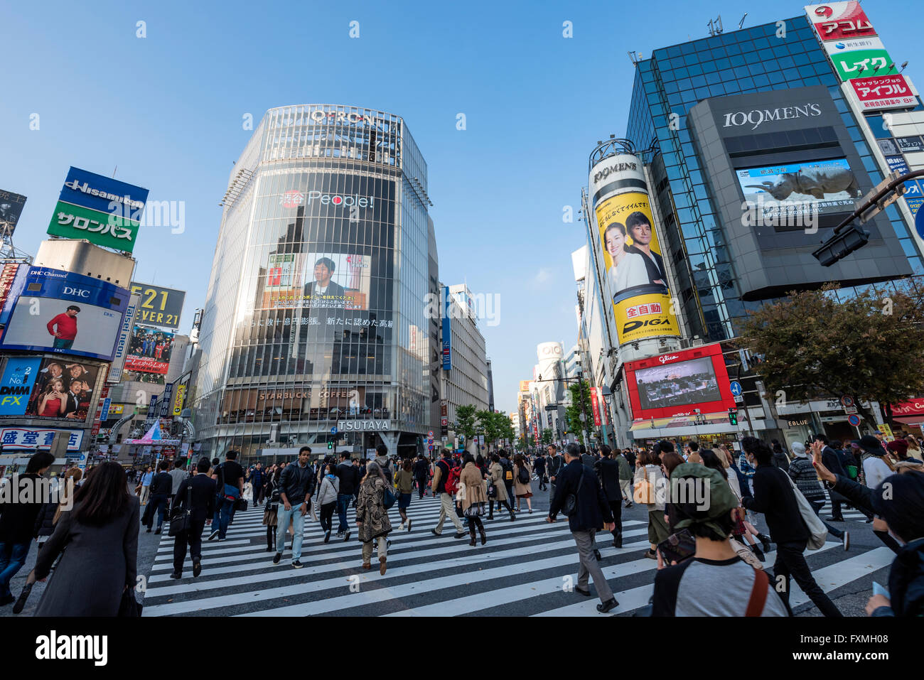 Shibuya crossing in japan hi-res stock photography and images - Alamy