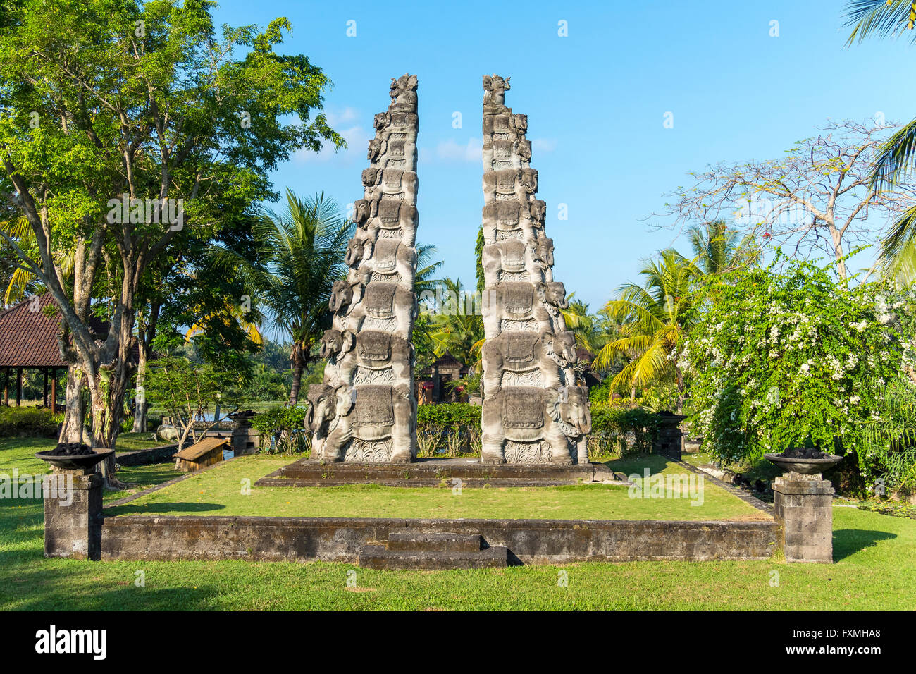 Elephant Sculpture, Ubud, Bali, Indonesia Stock Photo - Alamy