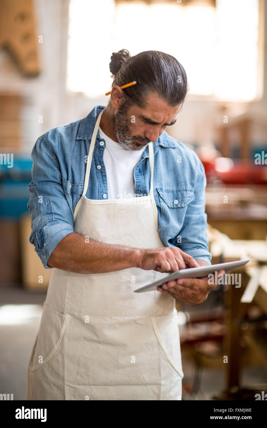 Digital workshop hi-res stock photography and images - Alamy