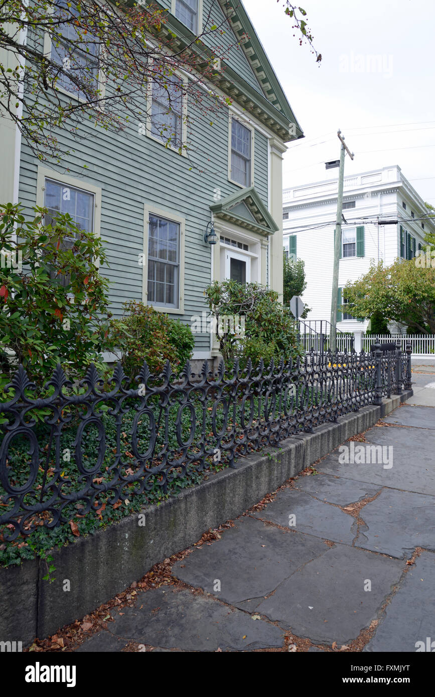 Colonial house wrought iron fence hi-res stock photography and images ...