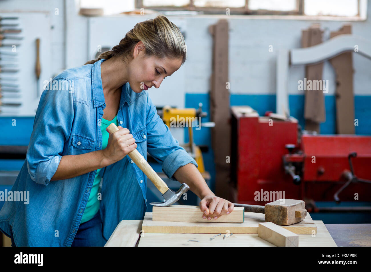 Female technician service using hi-res stock photography and images - Alamy