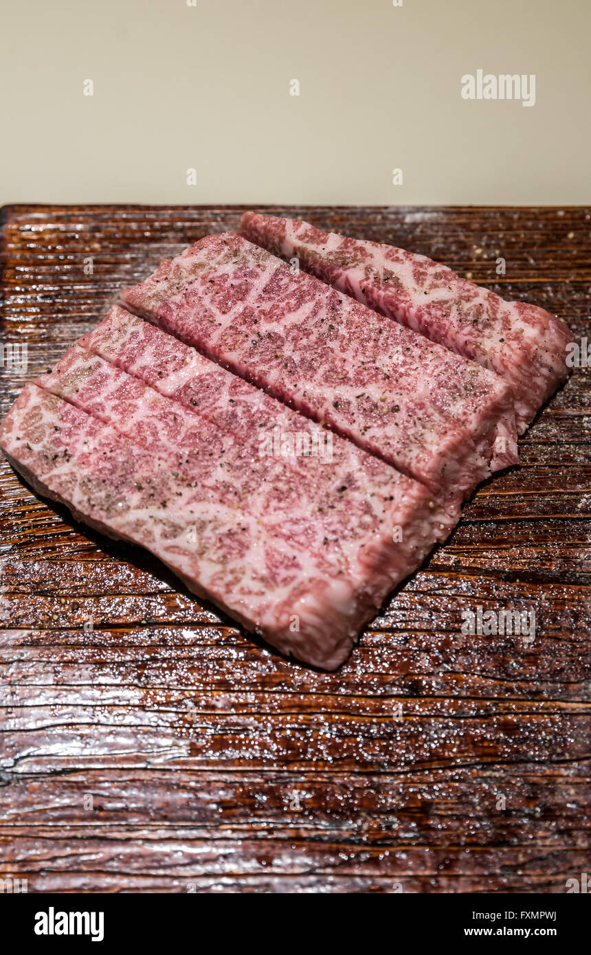 Freshness Japanese wagyu A5 Beef BBQ yakiniku Stock Photo - Alamy