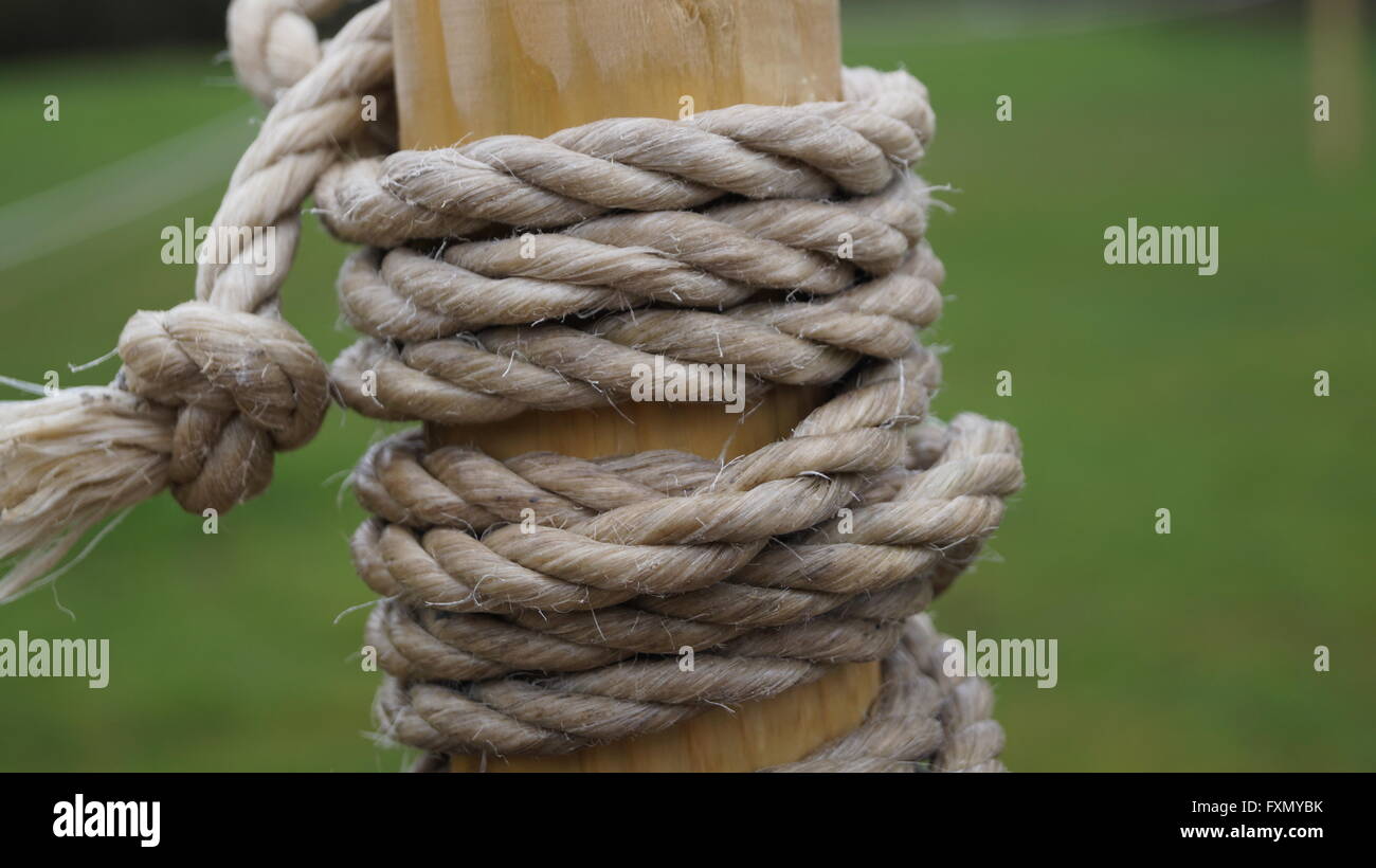 A fraying rope hi-res stock photography and images - Alamy