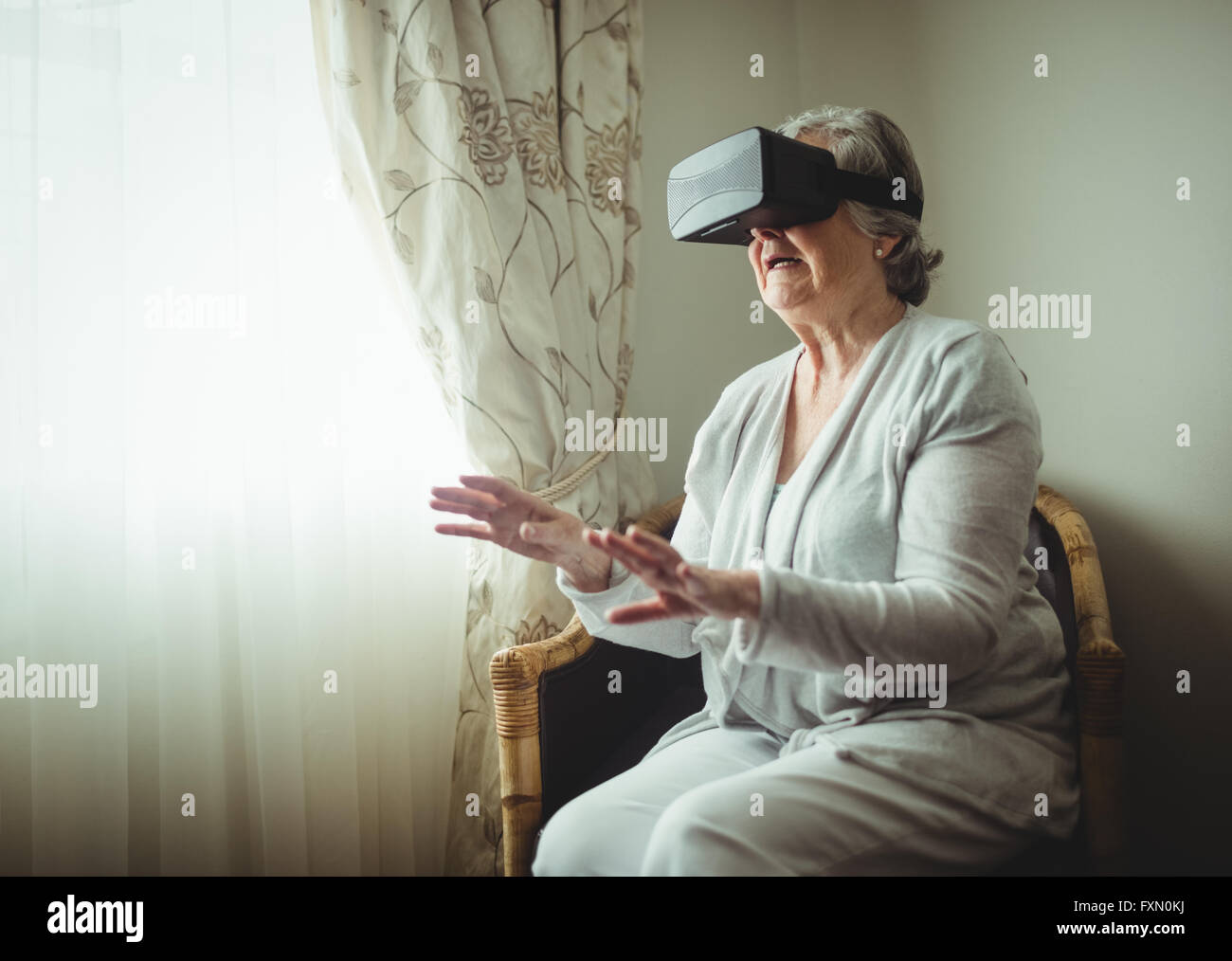 Oculus Rift Woman High Resolution Stock Photography and Images - Alamy
