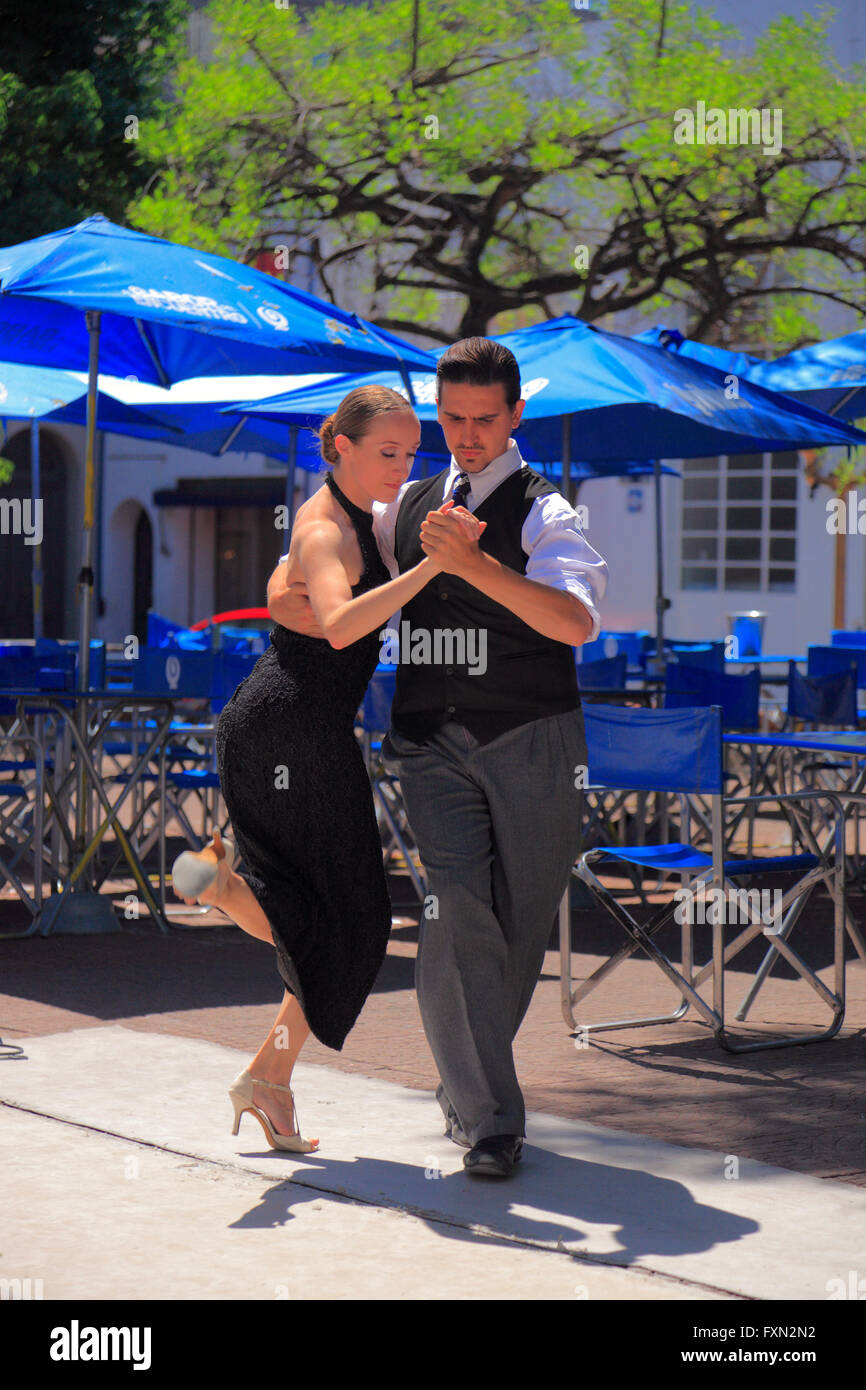 Tango dancers performing Tango, milonga and canyengue at San Telmo ...
