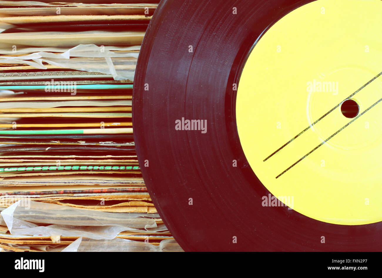 Vintage 1980s record turntable hi-res stock photography and images - Alamy