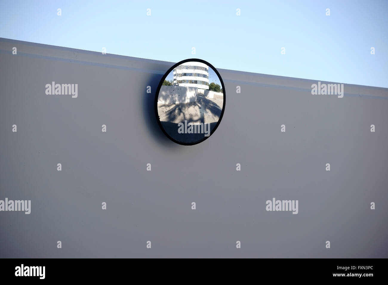 Security mirror hi-res stock photography and images - Alamy